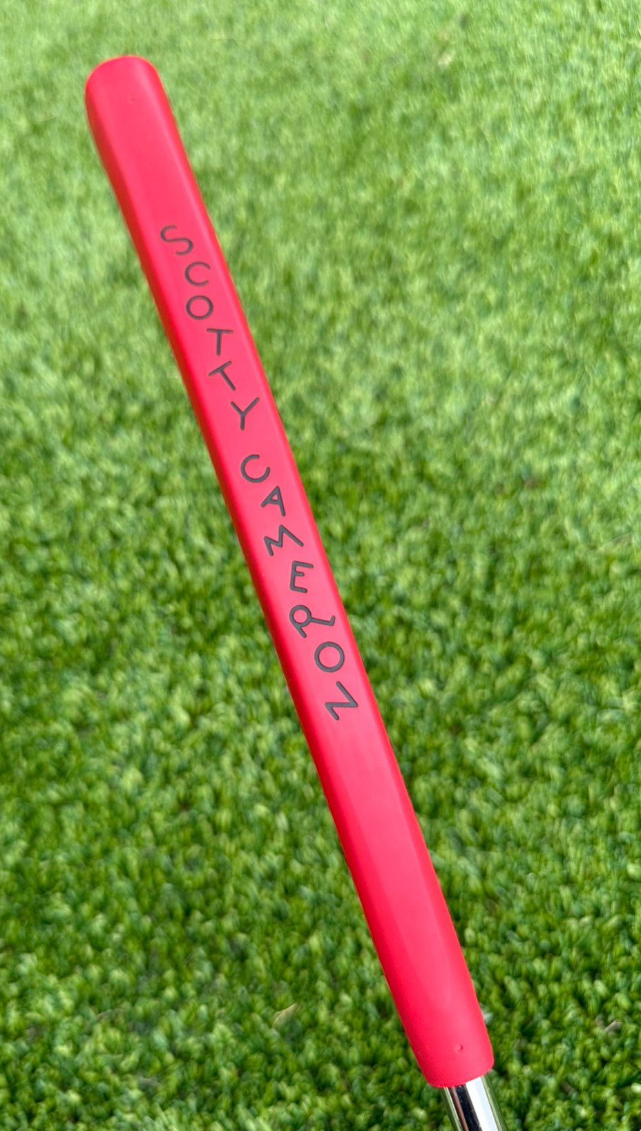 Scotty Cameron Double Circle T shaft with Red Pistolero Circle T Girp ...